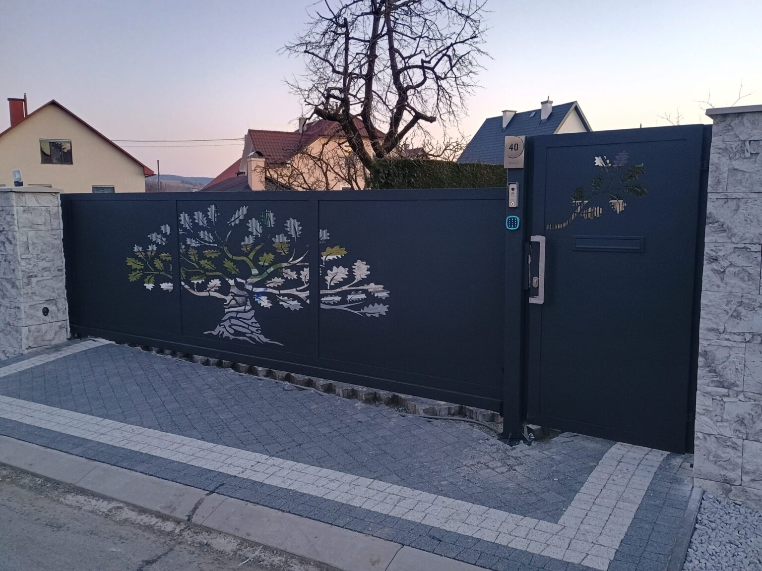 Samonosná brána - Bardejov | Posuvné brány a ploty | VISIO